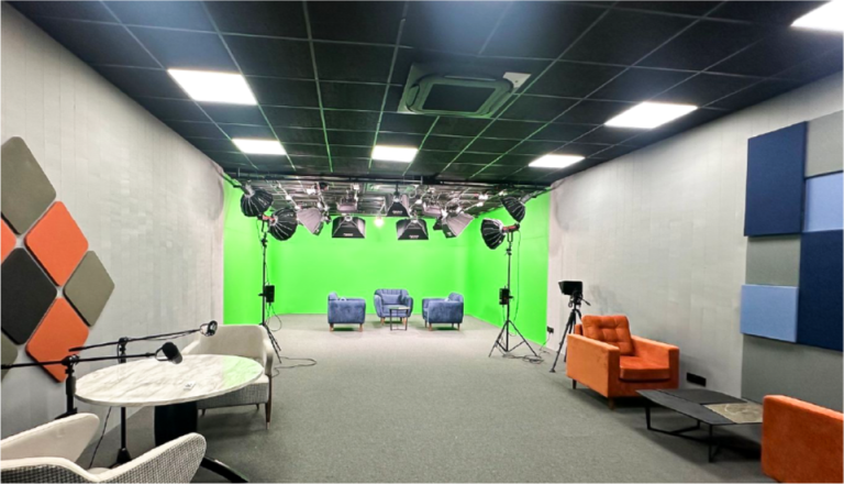 Trueline Studio: Green screen | Podcasts | Interviews | Video Production